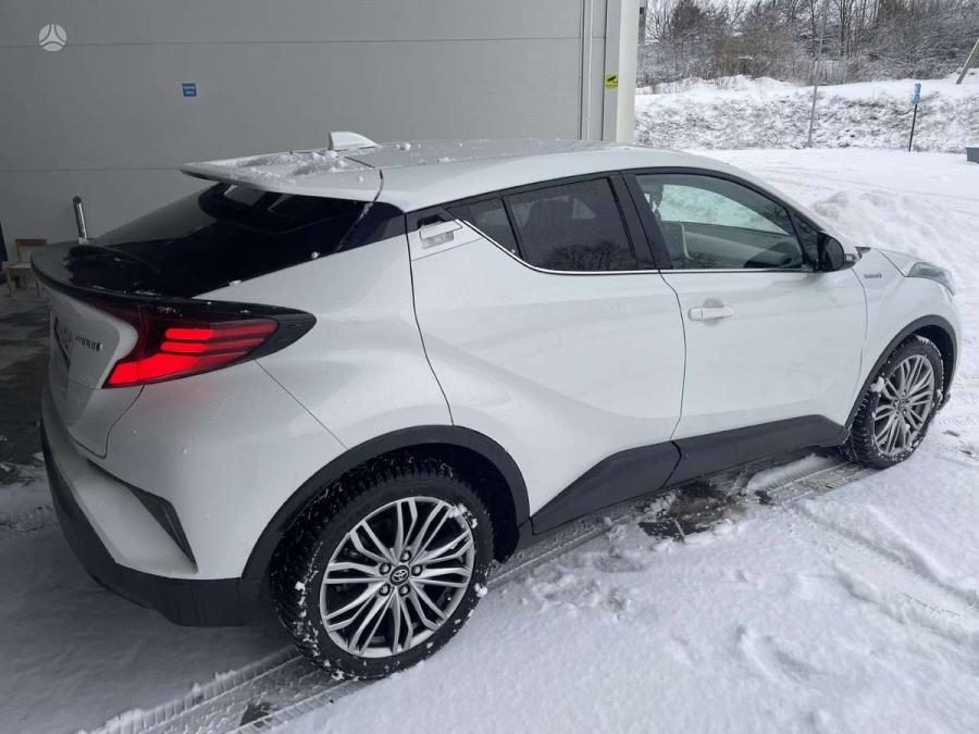 Balts Toyota C-HR 2021 Viļņa, ar dzinēja tilpumu 1.80 L un nobraukumu 23 tūkst. km par 19999 €, foto 10 vietnē AUTOMOTO.COM.LV