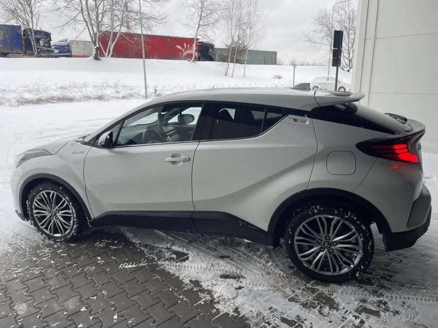 Balts Toyota C-HR 2021 Viļņa, ar dzinēja tilpumu 1.80 L un nobraukumu 23 tūkst. km par 19999 €, foto 14 vietnē AUTOMOTO.COM.LV
