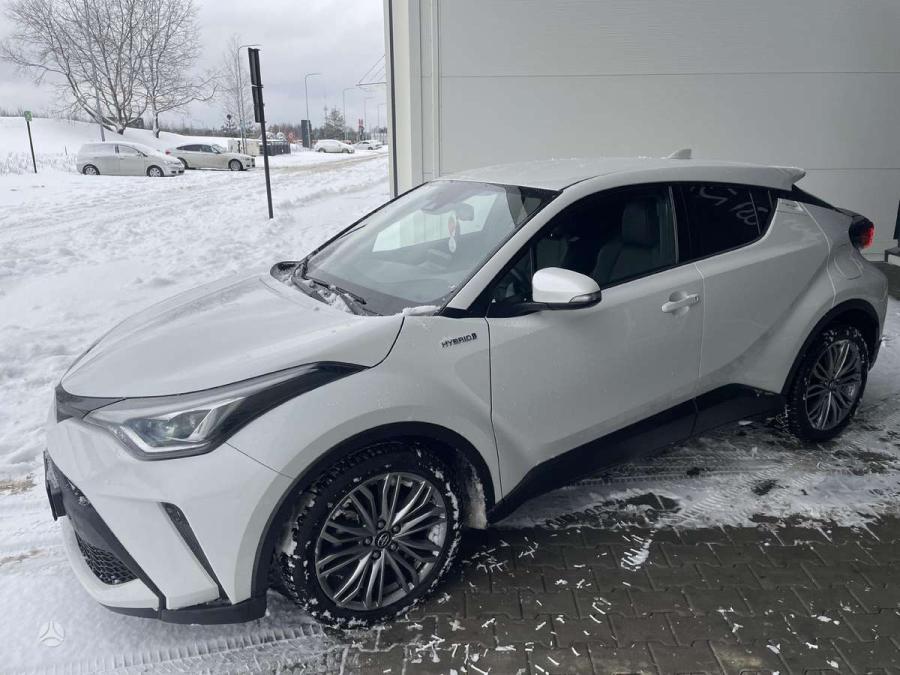 Balts Toyota C-HR 2021 Viļņa, ar dzinēja tilpumu 1.80 L un nobraukumu 23 tūkst. km par 19999 €, foto 16 vietnē AUTOMOTO.COM.LV