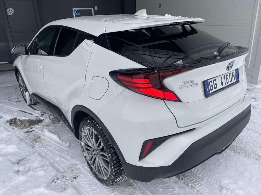 Balts Toyota C-HR 2021 Viļņa, ar dzinēja tilpumu 1.80 L un nobraukumu 23 tūkst. km par 19999 €, foto 22 vietnē AUTOMOTO.COM.LV