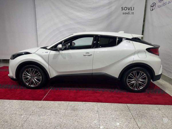 Белый Тойота C-HR 2021 в Шяуляй, объемом двигателя 1.80 л и пробегом 60 тыс. км за 22900 €, фото 5 на AUTOMOTO.COM.LV