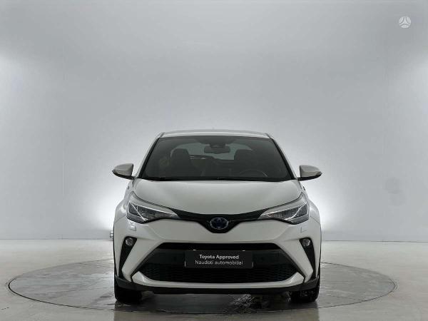 Белый Тойота C-HR 2021 в Вильнюс, объемом двигателя 1.80 л и пробегом 112 тыс. км за 20900 €, фото 4 на AUTOMOTO.COM.LV