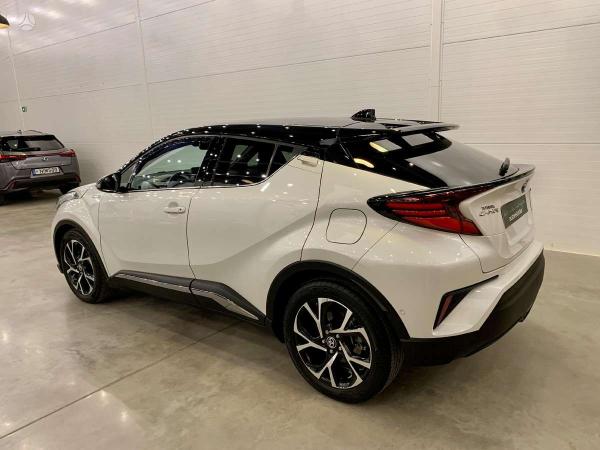 Белый Тойота C-HR 2021 в Паневежис, объемом двигателя 1.80 л и пробегом 140 тыс. км за 19990 €, фото 4 на AUTOMOTO.COM.LV