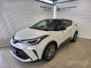 Balts Toyota C-HR 2021 Ventspils, ar dzinēja tilpumu 2.00 L un nobraukumu 86 tūkst. km par 21500 €, foto  vietnē AUTOMOTO.COM.LV