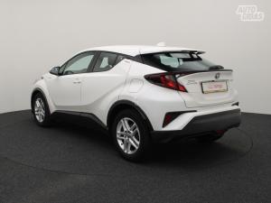 Balts Toyota C-HR 2021 Viļņa, ar dzinēja tilpumu 1.80 L un nobraukumu 124 tūkst. km par 18699 €, foto 7 vietnē AUTOMOTO.COM.LV