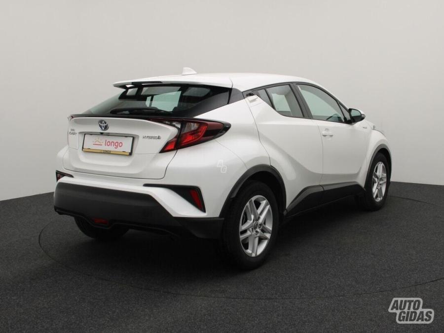 Balts Toyota C-HR 2021 Viļņa, ar dzinēja tilpumu 1.80 L un nobraukumu 124 tūkst. km par 18699 €, foto 8 vietnē AUTOMOTO.COM.LV
