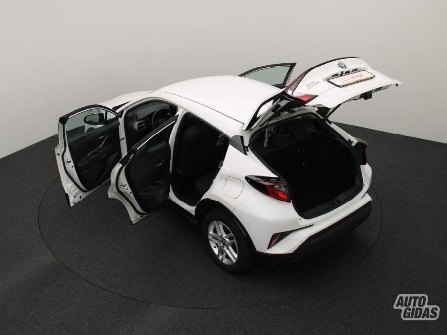 Balts Toyota C-HR 2021 Viļņa, ar dzinēja tilpumu 1.80 L un nobraukumu 124 tūkst. km par 18699 €, foto 13 vietnē AUTOMOTO.COM.LV