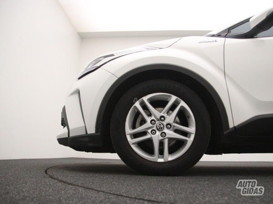 Balts Toyota C-HR 2021 Viļņa, ar dzinēja tilpumu 1.80 L un nobraukumu 124 tūkst. km par 18699 €, foto 26 vietnē AUTOMOTO.COM.LV