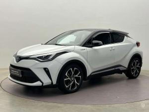 White Toyota C-HR 2021 in Panevezys, with an engine capacity of 1.80 L and mileage of 143 thousand km for 22490 €, photo  on AUTOMOTO.COM.LV