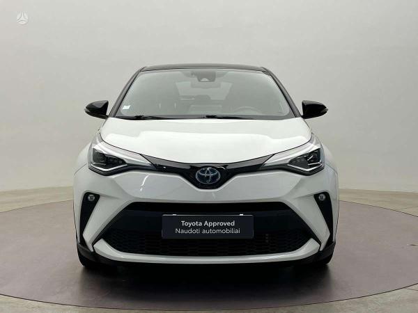White Toyota C-HR 2021 in Panevezys, with an engine capacity of 1.80 L and mileage of 143 thousand km for 22490 €, photo 2 on AUTOMOTO.COM.LV