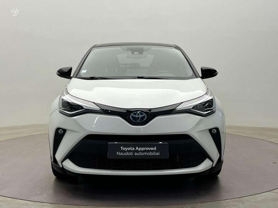 Белый Тойота C-HR 2021 в Паневежис, объемом двигателя 1.80 л и пробегом 143 тыс. км за 22490 €, фото 2 на AUTOMOTO.COM.LV