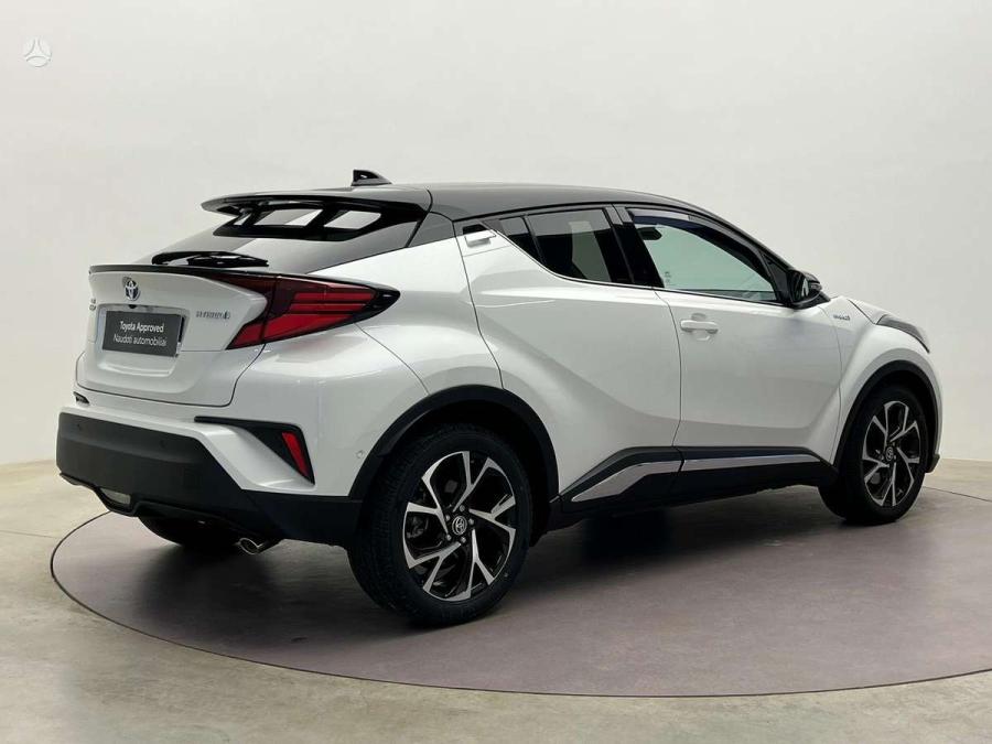 Белый Тойота C-HR 2021 в Паневежис, объемом двигателя 1.80 л и пробегом 143 тыс. км за 22490 €, фото 8 на AUTOMOTO.COM.LV