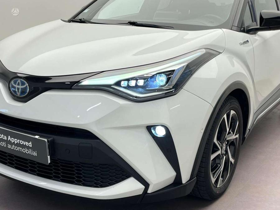 Белый Тойота C-HR 2021 в Паневежис, объемом двигателя 1.80 л и пробегом 143 тыс. км за 22490 €, фото 37 на AUTOMOTO.COM.LV