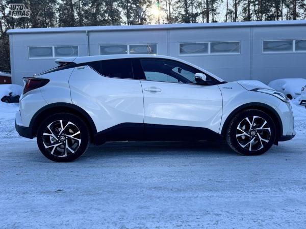 Balts Toyota C-HR 2021 Viļņa, ar dzinēja tilpumu 1.80 L un nobraukumu 66 tūkst. km par 20950 €, foto 1 vietnē AUTOMOTO.COM.LV