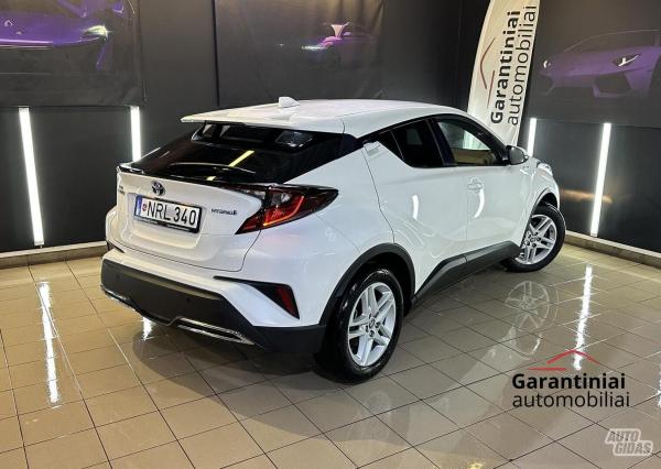 Balts Toyota C-HR 2021 Avižieniai, ar dzinēja tilpumu 2.00 L un nobraukumu 195 tūkst. km par 17450 €, foto 2 vietnē AUTOMOTO.COM.LV