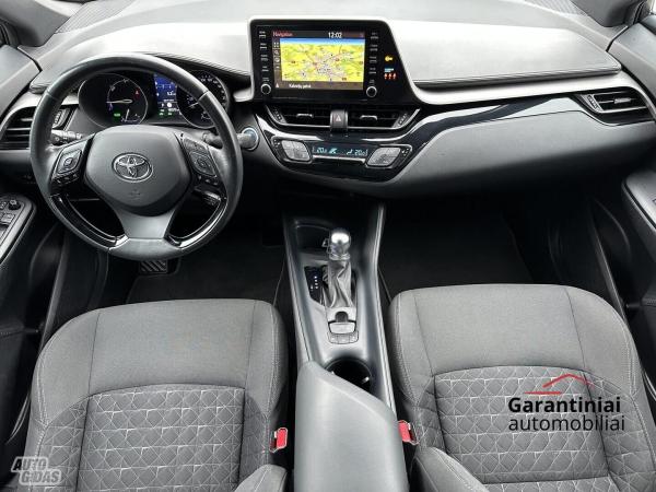 Balts Toyota C-HR 2021 Avižieniai, ar dzinēja tilpumu 2.00 L un nobraukumu 195 tūkst. km par 17450 €, foto 3 vietnē AUTOMOTO.COM.LV