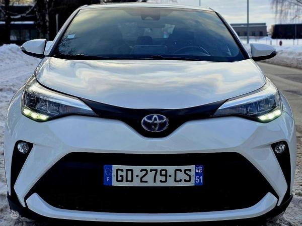 White Toyota C-HR 2021 in Taurage, with an engine capacity of 1.80 L and mileage of 178 thousand km for 14500 €, photo 3 on AUTOMOTO.COM.LV