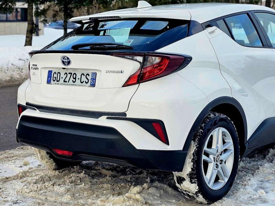 White Toyota C-HR 2021 in Taurage, with an engine capacity of 1.80 L and mileage of 178 thousand km for 14500 €, photo 13 on AUTOMOTO.COM.LV