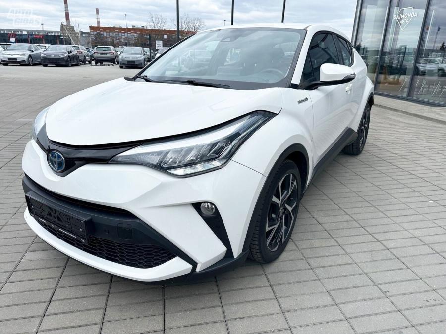 Balts Toyota C-HR 2021 Kauņa, ar dzinēja tilpumu 1.80 L un nobraukumu 143 tūkst. km par 17900 €, foto 1 vietnē AUTOMOTO.COM.LV