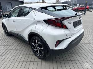 Balts Toyota C-HR 2021 Kauņa, ar dzinēja tilpumu 1.80 L un nobraukumu 143 tūkst. km par 17900 €, foto 5 vietnē AUTOMOTO.COM.LV