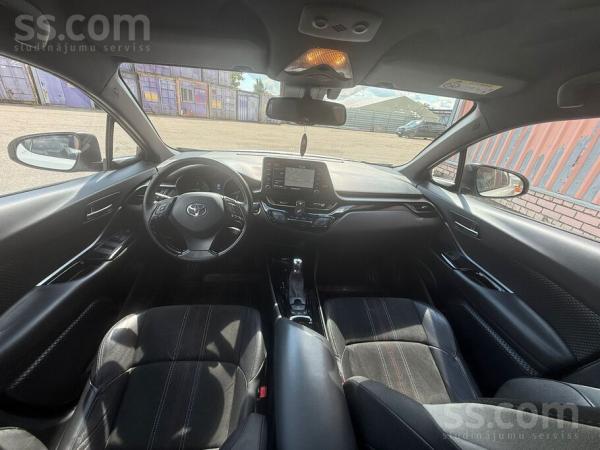 White Toyota C-HR 2021 in Riga, with an engine capacity of 2.00 L and mileage of 0 thousand km for 18900 €, photo 8 on AUTOMOTO.COM.LV
