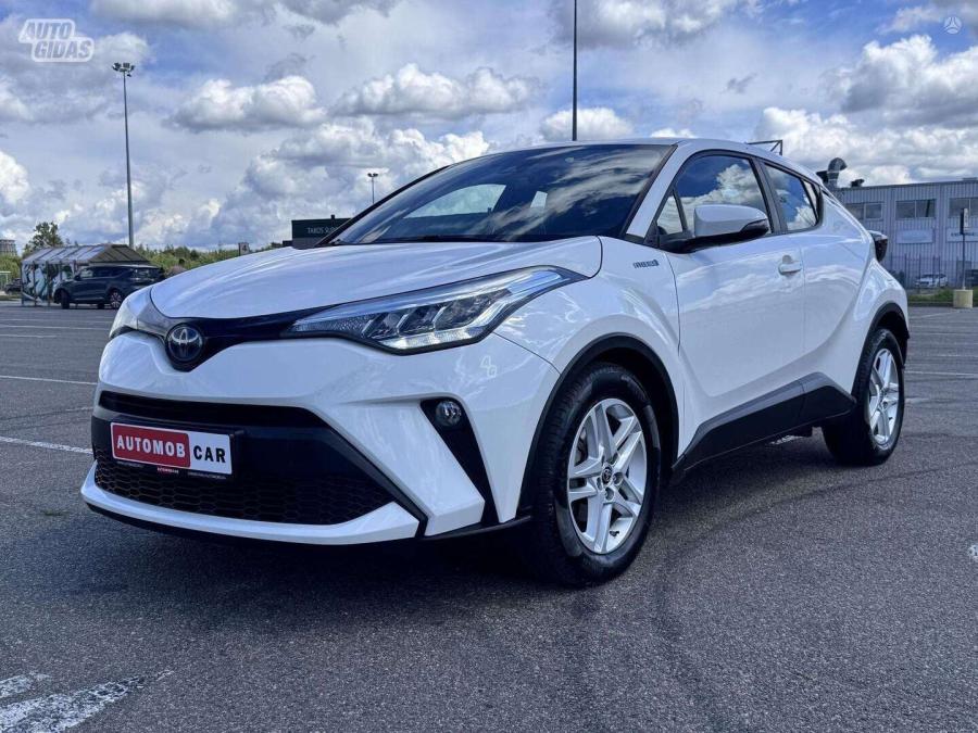 Белый Тойота C-HR 2021 в Вильнюс, объемом двигателя 1.80 л и пробегом 168 тыс. км за 17950 €, фото 1 на AUTOMOTO.COM.LV