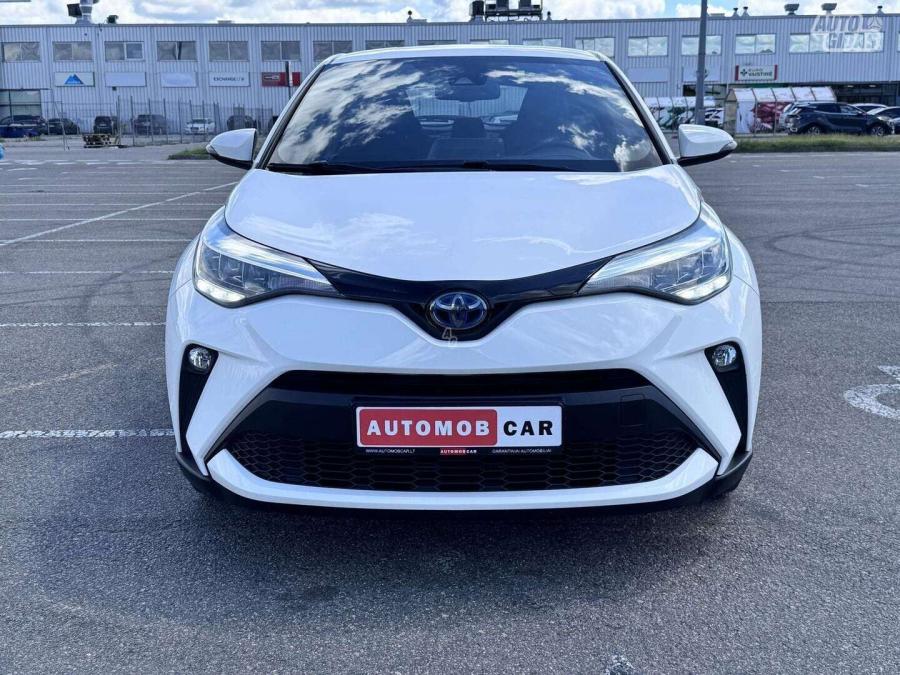 Белый Тойота C-HR 2021 в Вильнюс, объемом двигателя 1.80 л и пробегом 168 тыс. км за 17950 €, фото 3 на AUTOMOTO.COM.LV