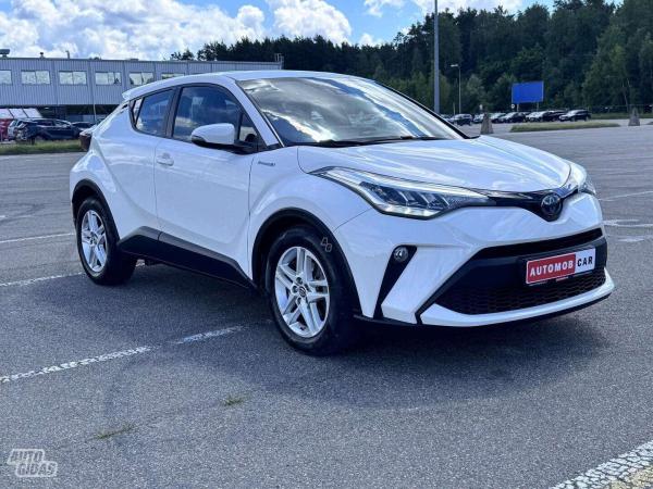 White Toyota C-HR 2021 in Vilnius, with an engine capacity of 1.80 L and mileage of 168 thousand km for 17950 €, photo 3 on AUTOMOTO.COM.LV
