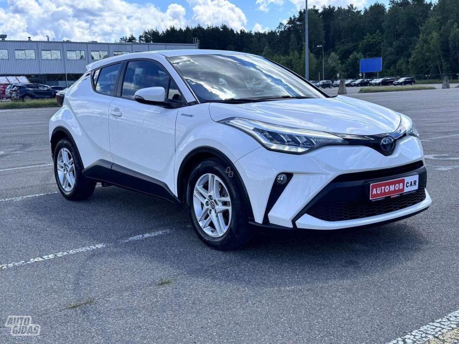 Белый Тойота C-HR 2021 в Вильнюс, объемом двигателя 1.80 л и пробегом 168 тыс. км за 17950 €, фото 4 на AUTOMOTO.COM.LV