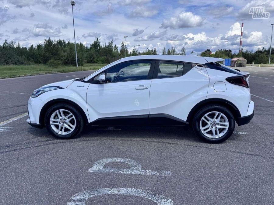 Белый Тойота C-HR 2021 в Вильнюс, объемом двигателя 1.80 л и пробегом 168 тыс. км за 17950 €, фото 11 на AUTOMOTO.COM.LV