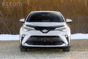 Белый Тойота C-HR 2021 в Елгава, объемом двигателя 2.00 л и пробегом 0 тыс. км за 19500 €, фото  на AUTOMOTO.COM.LV