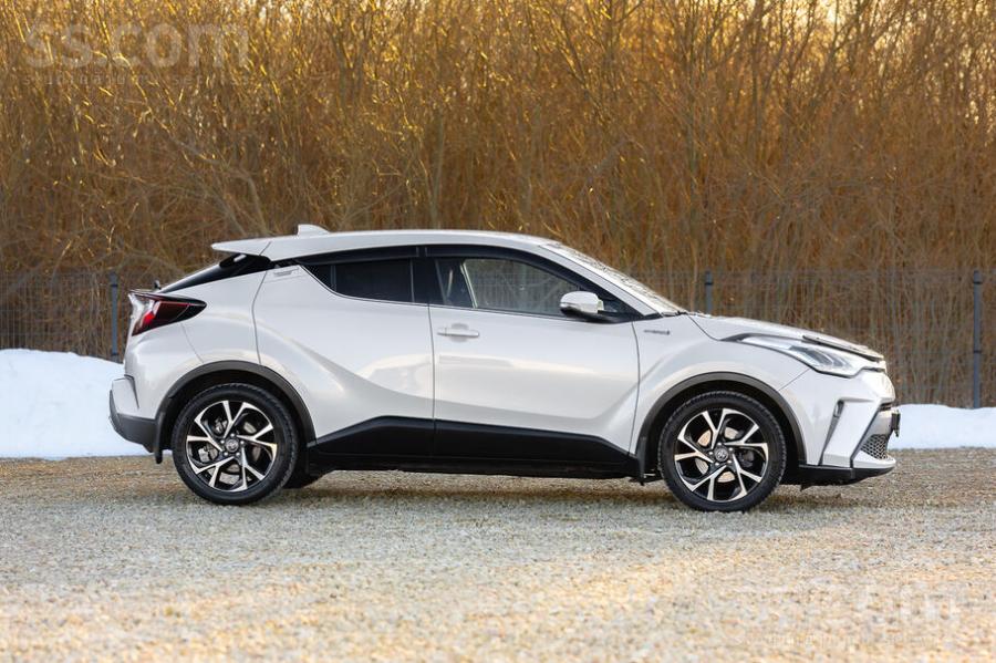 Balts Toyota C-HR 2021 Jelgava, ar dzinēja tilpumu 2.00 L un nobraukumu 0 tūkst. km par 19500 €, foto 5 vietnē AUTOMOTO.COM.LV