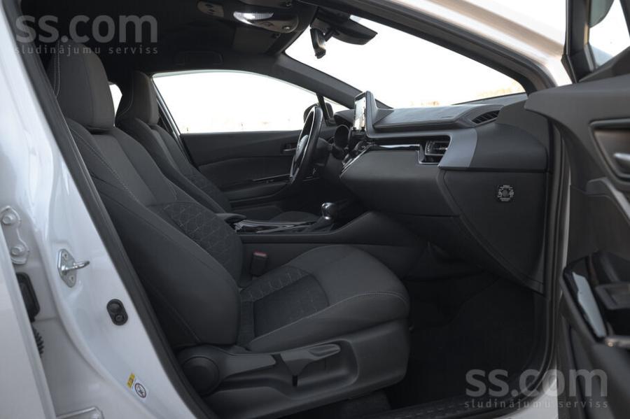 Balts Toyota C-HR 2021 Jelgava, ar dzinēja tilpumu 2.00 L un nobraukumu 0 tūkst. km par 19500 €, foto 9 vietnē AUTOMOTO.COM.LV