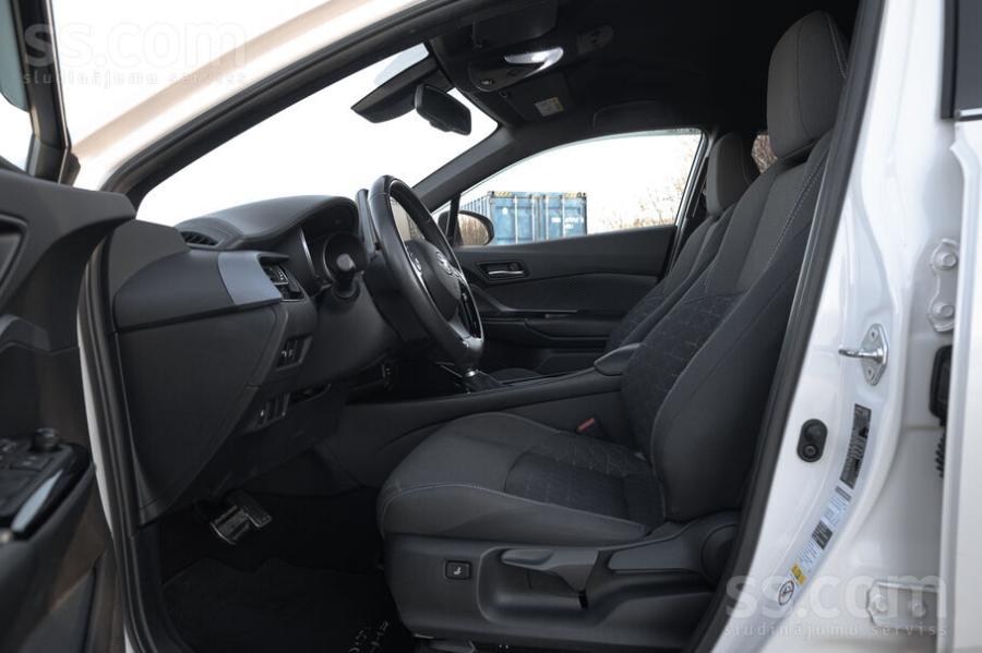 Balts Toyota C-HR 2021 Jelgava, ar dzinēja tilpumu 2.00 L un nobraukumu 0 tūkst. km par 19500 €, foto 16 vietnē AUTOMOTO.COM.LV