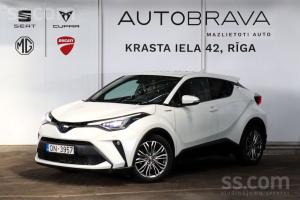 Белый Тойота C-HR 2021 в Рига, объемом двигателя 1.80 л и пробегом 30 тыс. км за 22490 €, фото  на AUTOMOTO.COM.LV