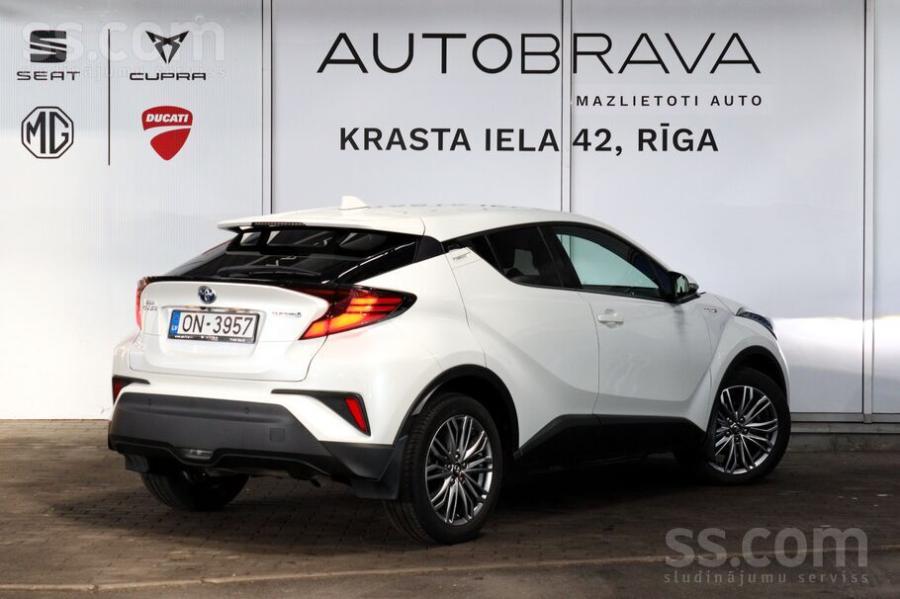 Белый Тойота C-HR 2021 в Рига, объемом двигателя 1.80 л и пробегом 30 тыс. км за 22490 €, фото 9 на AUTOMOTO.COM.LV