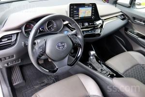Белый Тойота C-HR 2021 в Рига, объемом двигателя 1.80 л и пробегом 30 тыс. км за 22490 €, фото 10 на AUTOMOTO.COM.LV