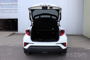 Белый Тойота C-HR 2021 в Рига, объемом двигателя 1.80 л и пробегом 30 тыс. км за 22490 €, фото 28 на AUTOMOTO.COM.LV