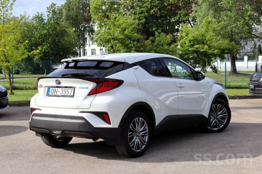 Белый Тойота C-HR 2021 в Рига, объемом двигателя 1.80 л и пробегом 30 тыс. км за 22490 €, фото 30 на AUTOMOTO.COM.LV
