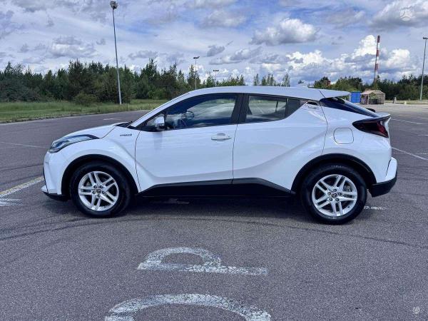 Balts Toyota C-HR 2021 Viļņa, ar dzinēja tilpumu 1.80 L un nobraukumu 168 tūkst. km par 17950 €, foto 10 vietnē AUTOMOTO.COM.LV
