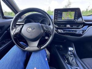 White Toyota C-HR 2021 in Vilnius, with an engine capacity of 1.80 L and mileage of 168 thousand km for 17950 €, photo 16 on AUTOMOTO.COM.LV