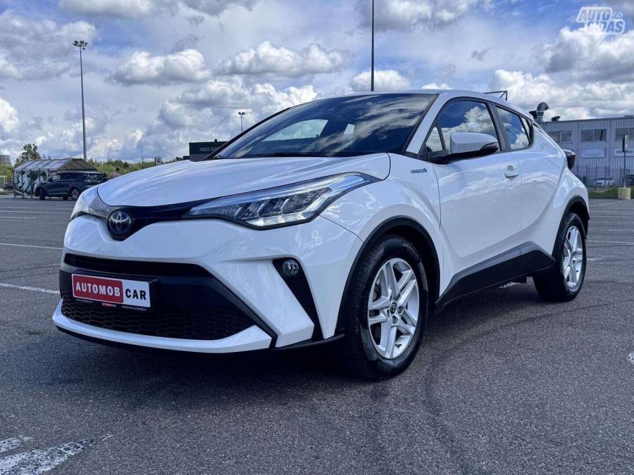 Белый Тойота C-HR 2021 в Вильнюс, объемом двигателя 1.80 л и пробегом 168 тыс. км за 17950 €, фото 1 на AUTOMOTO.COM.LV
