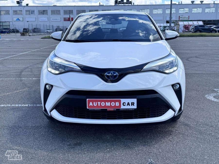 Белый Тойота C-HR 2021 в Вильнюс, объемом двигателя 1.80 л и пробегом 168 тыс. км за 17950 €, фото 3 на AUTOMOTO.COM.LV