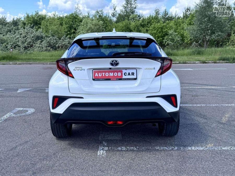 Белый Тойота C-HR 2021 в Вильнюс, объемом двигателя 1.80 л и пробегом 168 тыс. км за 17950 €, фото 8 на AUTOMOTO.COM.LV