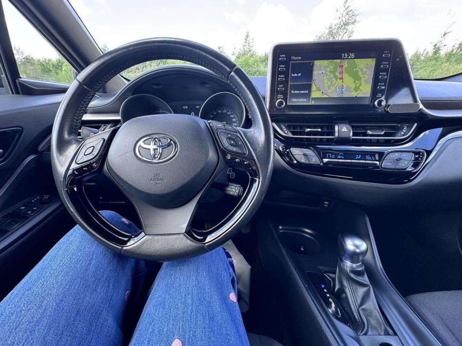Белый Тойота C-HR 2021 в Вильнюс, объемом двигателя 1.80 л и пробегом 168 тыс. км за 17950 €, фото 16 на AUTOMOTO.COM.LV