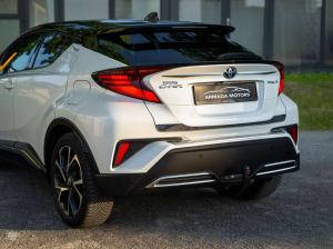 White Toyota C-HR 2021 in Vilnius, with an engine capacity of 1.99 L and mileage of 137 thousand km for 20500 €, photo 15 on AUTOMOTO.COM.LV