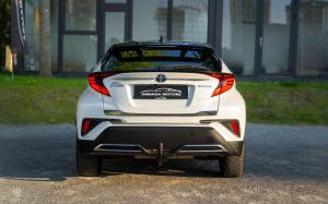 White Toyota C-HR 2021 in Vilnius, with an engine capacity of 1.99 L and mileage of 137 thousand km for 20500 €, photo 16 on AUTOMOTO.COM.LV