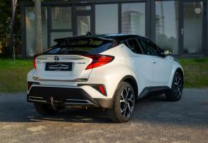 White Toyota C-HR 2021 in Vilnius, with an engine capacity of 1.99 L and mileage of 137 thousand km for 20500 €, photo 18 on AUTOMOTO.COM.LV