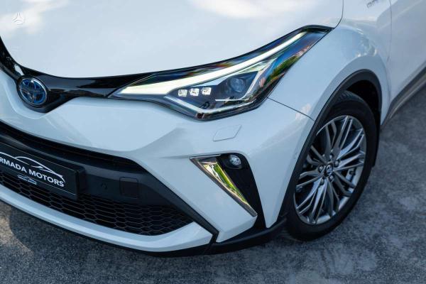 Белый Тойота C-HR 2021 в Вильнюс, объемом двигателя 1.99 л и пробегом 47 тыс. км за 23500 €, фото 6 на AUTOMOTO.COM.LV