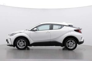 White Toyota C-HR 2021 in Vilnius, with an engine capacity of 1.80 L and mileage of 79 thousand km for 23900 €, photo 5 on AUTOMOTO.COM.LV